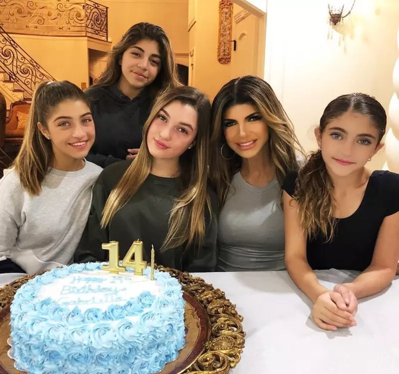 Teresa naJoe Giudice's 4 Vanasikana Vakachinja Zvakanyanya Kwemakore: Ona Mifananidzo!