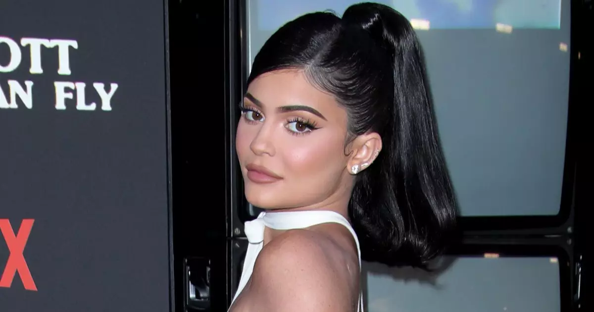 Kylie Jenner makket 1e Instagram-ferskynsel sûnt de berte fan soan Wolf
