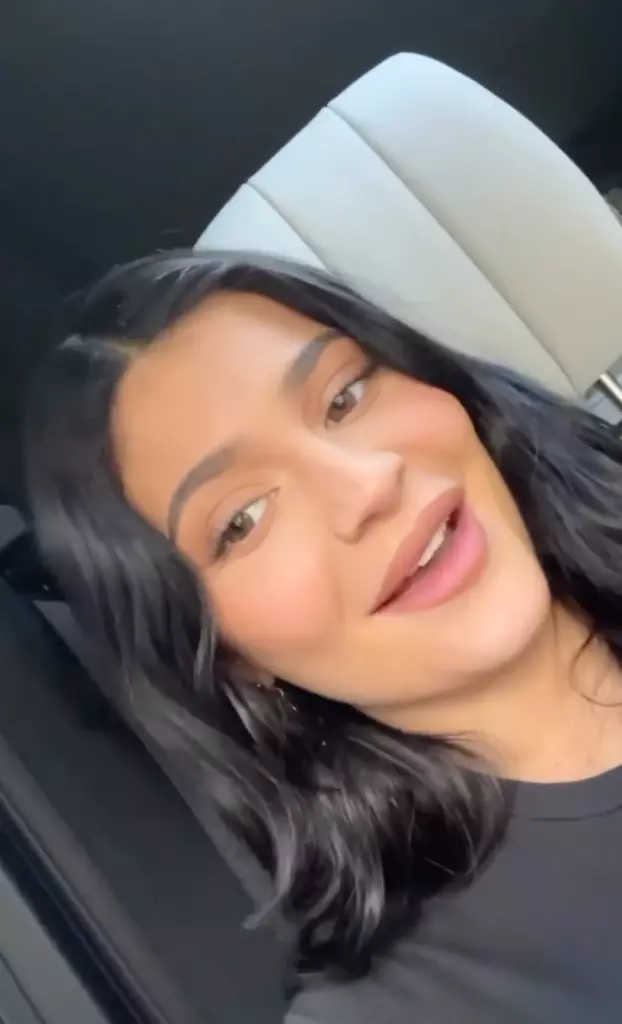 Si Kylie Jenner Nagpakita sa 1st Instagram Video Sukad sa Pagkatawo ni Son Wolf ug Nagpaambit sa Update: 'Balik Lang'