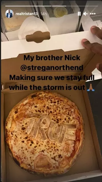 Tristan Thompson e Khloe Kardashian prendono la pizza con il nome di True