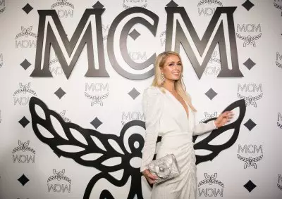 paris hilton wearing wyt op in evenemint