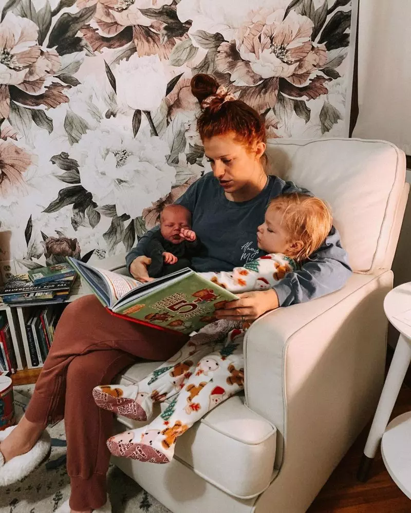 Maminka Audrey Roloff čte Ember a Bodeovi