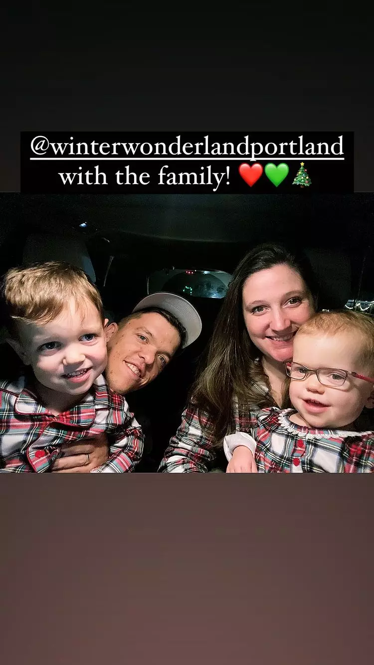 Tori Roloff 和家庭冬季仙境