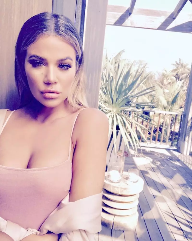 Khloe Kardashian deilir Selfie með púttuðum vörum