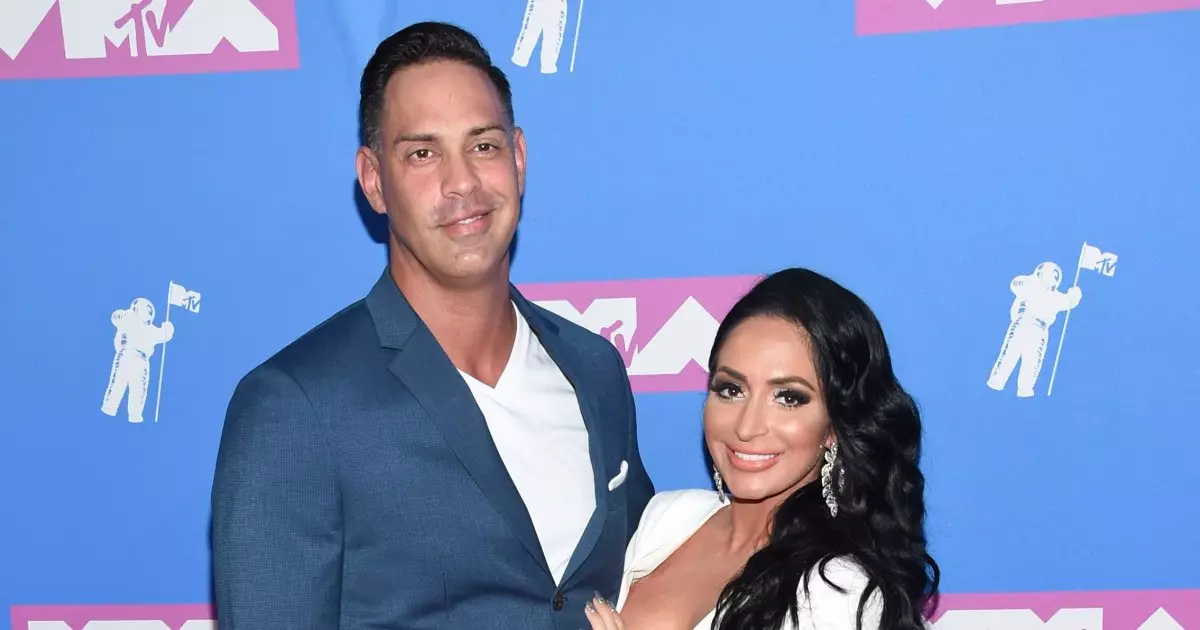 Jersey Shore's Chris Larangeira Bisa Igicucu Ex Angelina muri Video