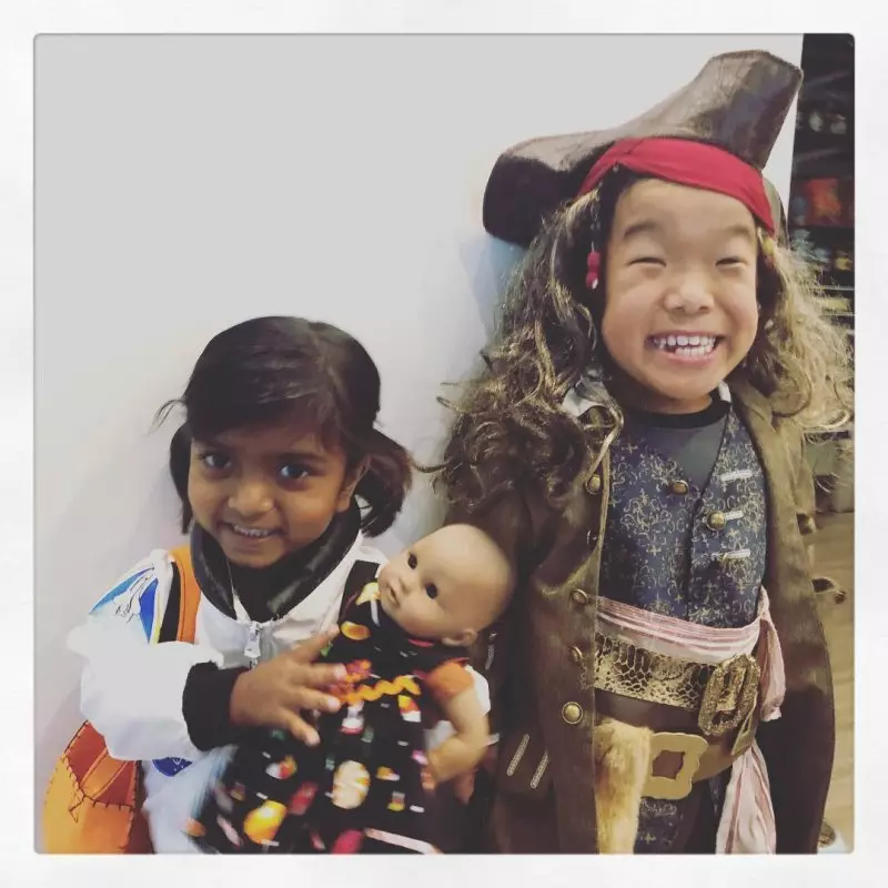 Bintang 'The Little Couple' Jen Arnold lan Anak-anak Bill Klein Bakal lan Kostum Halloween sing paling lucu saka Zoey