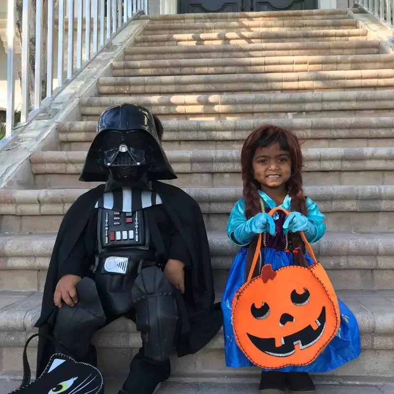 Izinkanyezi ze-'The Little Couple' u-Jen Arnold kanye noBill Klein's Kids Will kanye ne-Zoey's Cutest Halloween Costumes