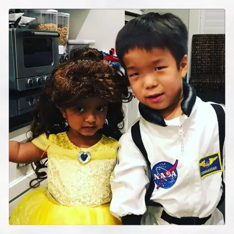 Bintang 'The Little Couple' Jen Arnold lan Bill Klein's Kids Will and Zoey's Cutest Halloween Costumes