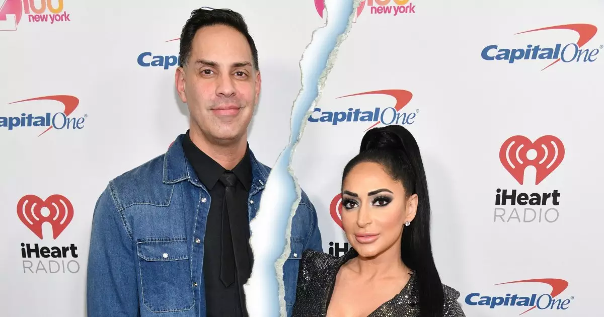 Ĝi estas Finita! 'Jersey Shore' La Edzo de Stelo Angelina Chris Dosieroj por Eksgeedziĝo