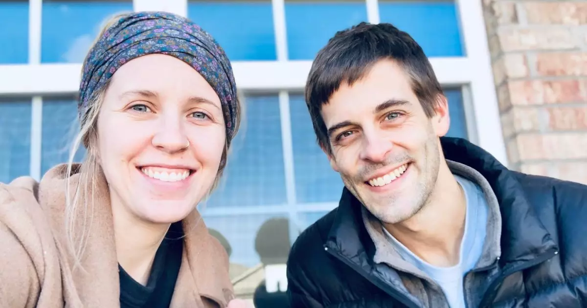 Jill Duggar we adamsy Derik Dillard 3-nji çaga üçin berlen senäni aýan edýärler