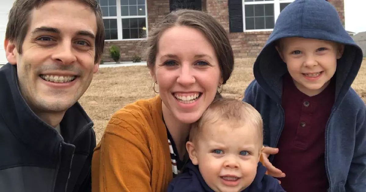 Di hundurê Mala Xemgîn a Jill Duggar û Derick Dillard de: Serdanek Bikin