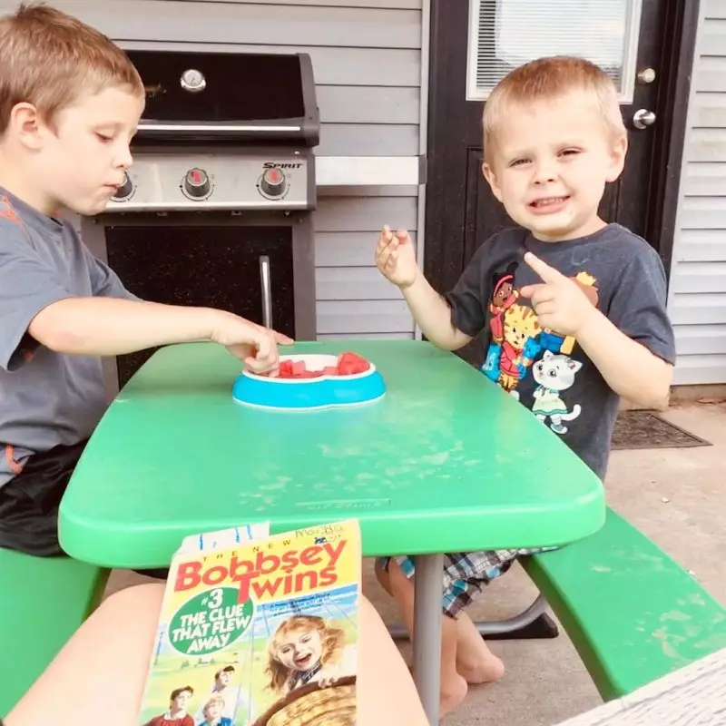 jill duggar derick dillard house tour patio