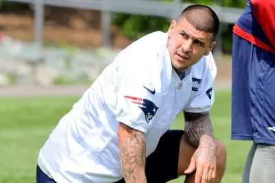 'Aaron Hernandez Həbsxana Sevgilisi Hamısını Deyir' - Nə gözləmək lazımdır