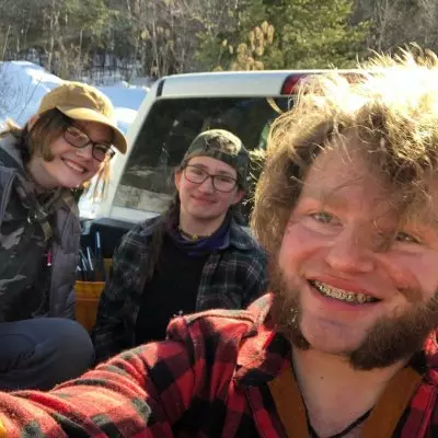 Mutanen Alaskan Bush Sunaye na Gaskiya - Bear, Bam Bam, Rain da ƙari