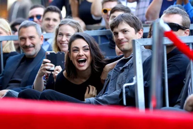 Garis Masa Perhubungan Ashton Kutcher dan Mila Kunis