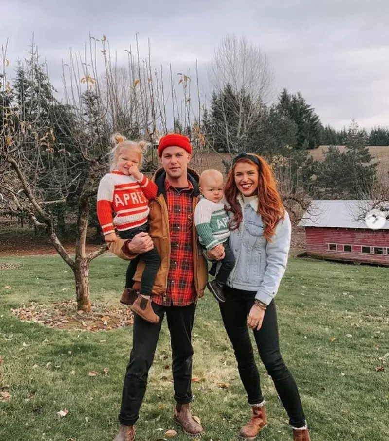 audrey-jeremy-roloff-christmas-eve