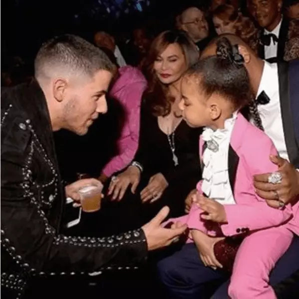 grammys-2017-nik-jonas-blue-ivy