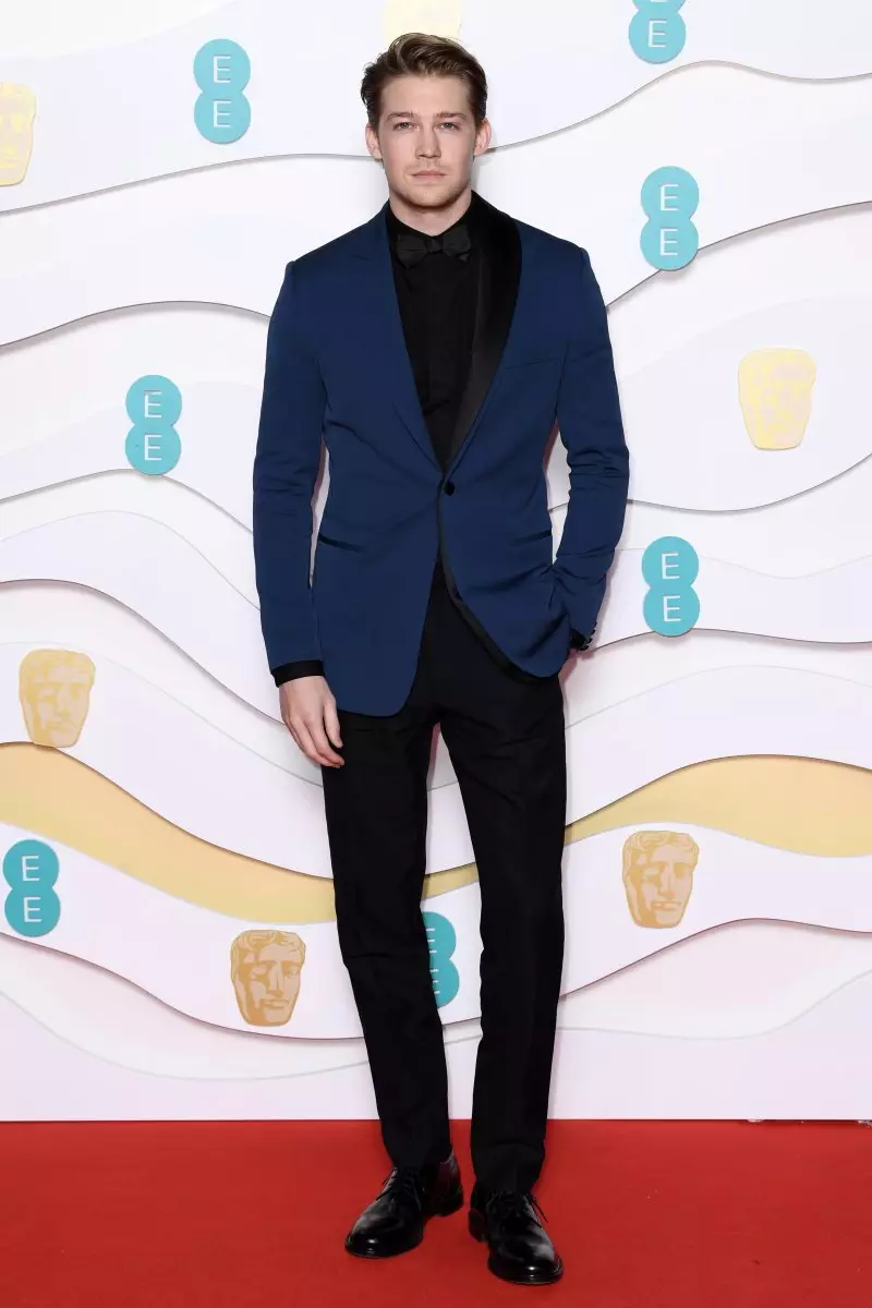 Joe Alwyn en la alfombra roja de los BAFTA 2020 sin Taylor Swift