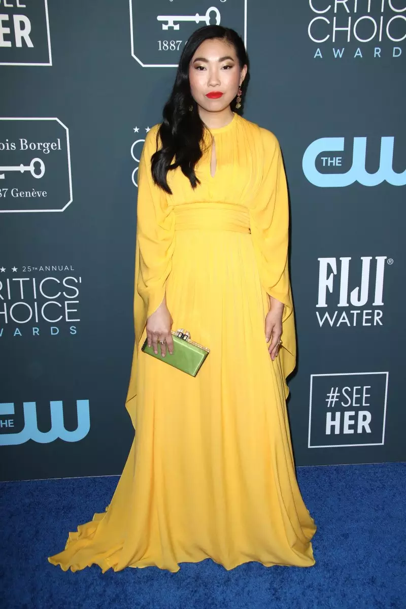 awkwafina escolha dos críticos tapete vermelho