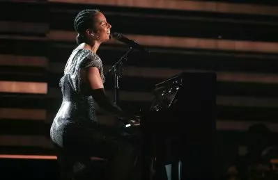 Alicia Keys izvodi Grammyje 2020