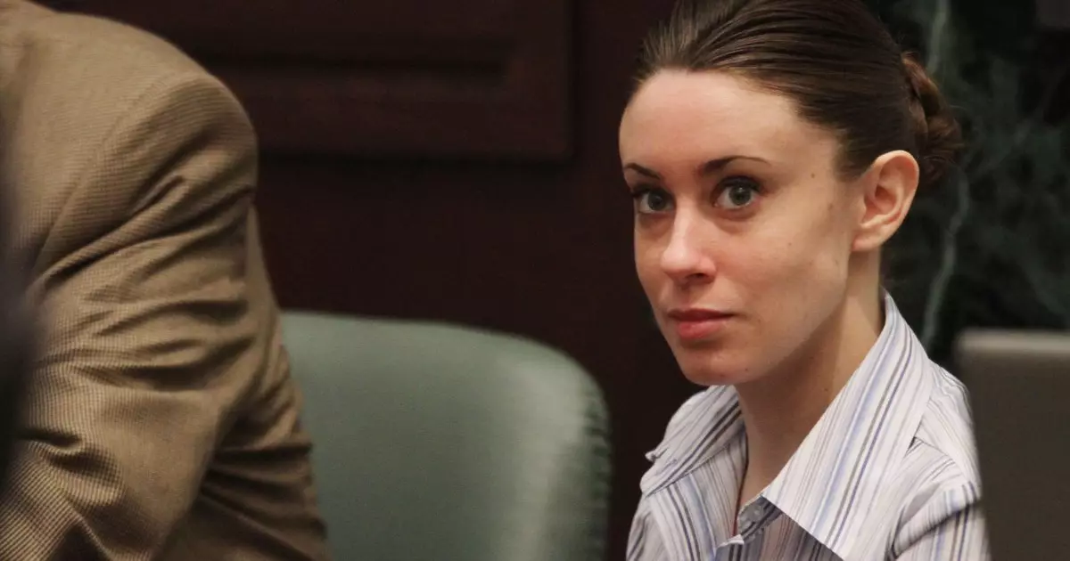 O novo mozo de Casey Anthony "pode pasar por alto" o seu pasado público e desordenado