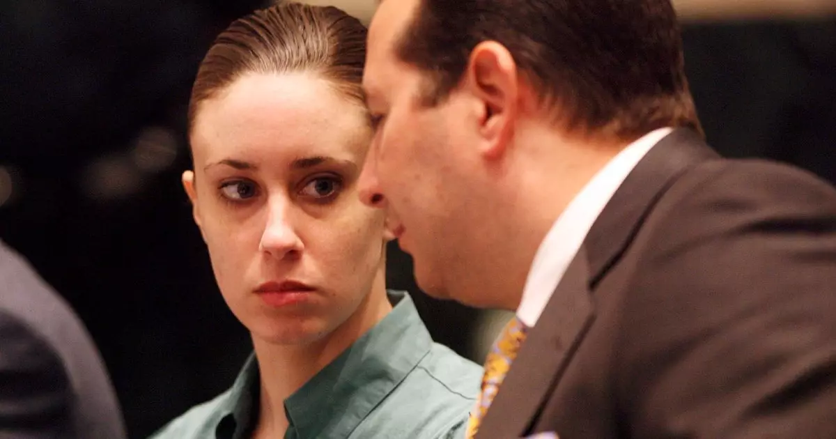 L'ex-colocataire de Casey Anthony visite le site où Caylee a été retrouvée : elle a été jetée "comme une poubelle"