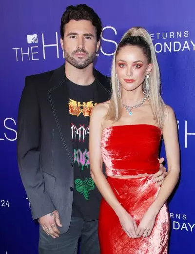 Kaitlynn Carter reagéiert Rumeuren Open Relatioun Ex Brody Jenner