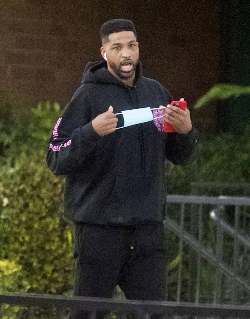 Fotoj de Tristan Thompson: Vidite por la unua fojo ekde la naskiĝo de filo 2