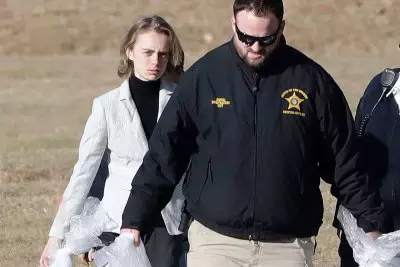 Ua Tuʻua e Michelle Carter le Falepuipui i Bristol County Ua fai mai matua Michelle Carters e le o ia o le tagata leaga o loʻo faʻaalia e avea ai o ia.